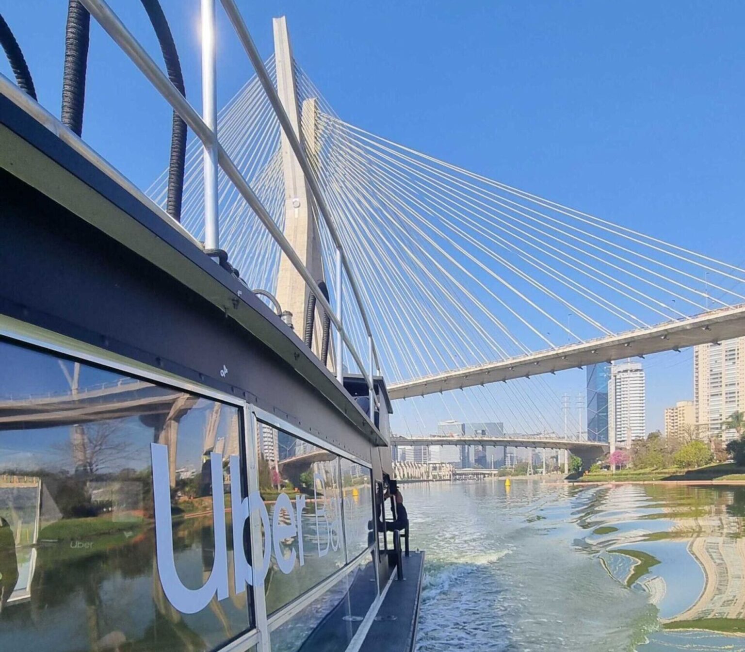 Uber comemora 10 anos no Brasil com Uber Barco e tobogã - Live MKT News