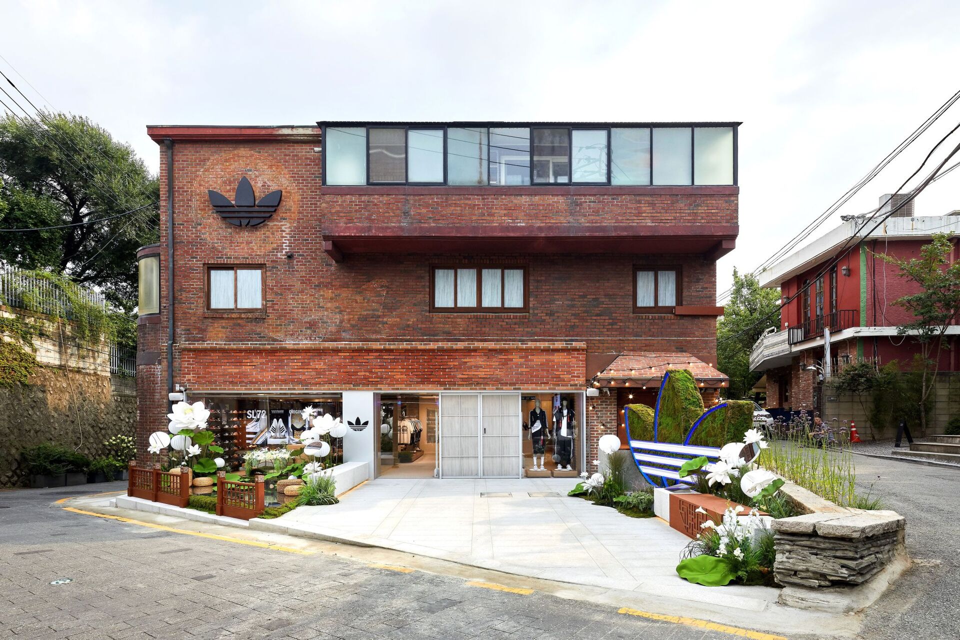 adidas inaugura 1ª loja especializada em tênis na Coreia do Sul - Live ...