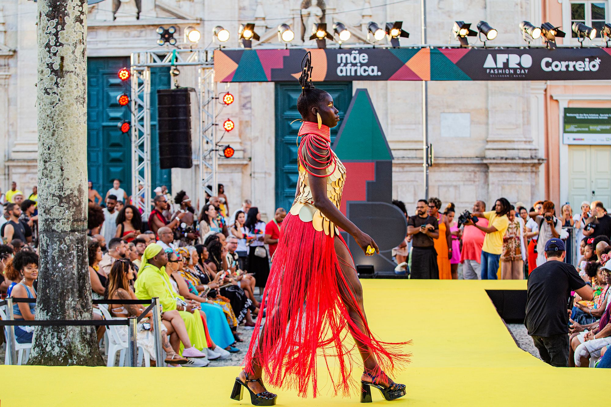 Avon celebra a beleza negra no Afro Fashion Day com maquiagens para ...