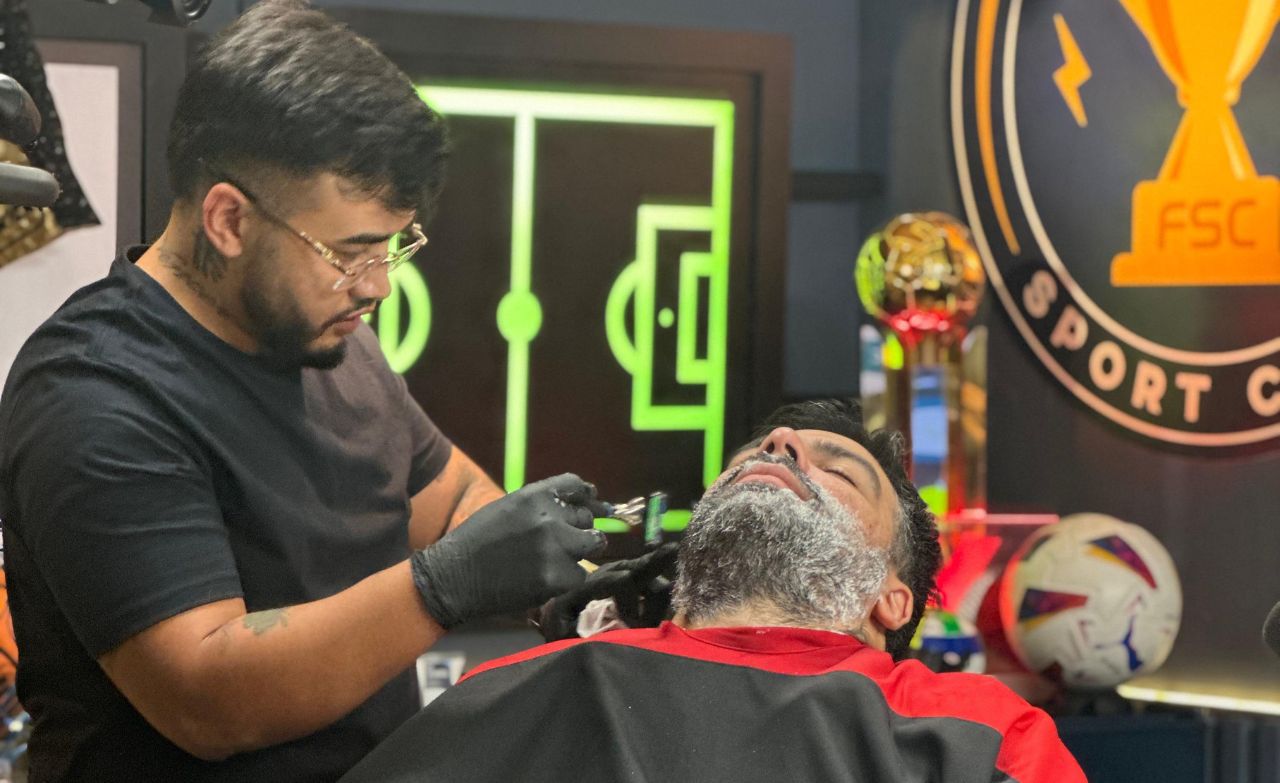 Host do Flow Sport Club tira a barba em ação da Dr. Jones