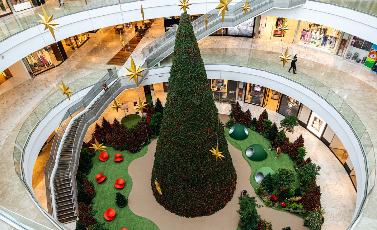 Pátio Batel encanta os sentidos com Floresta Encantada de Natal ...