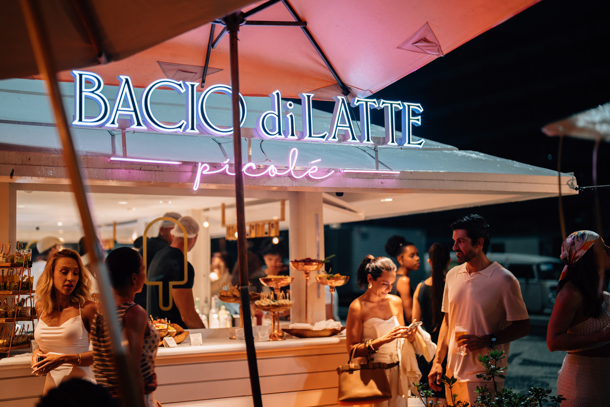Bacio di Latte e Vogue realizam Bacio CLUB Vogue em parceria com a MCM ...