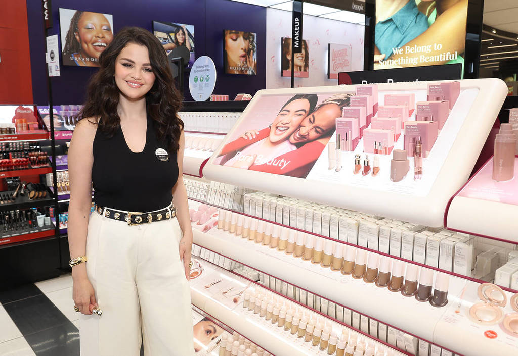 Sephora e Rare Beauty de Selena Gomez abrem loja pop-up exclusiva em ...