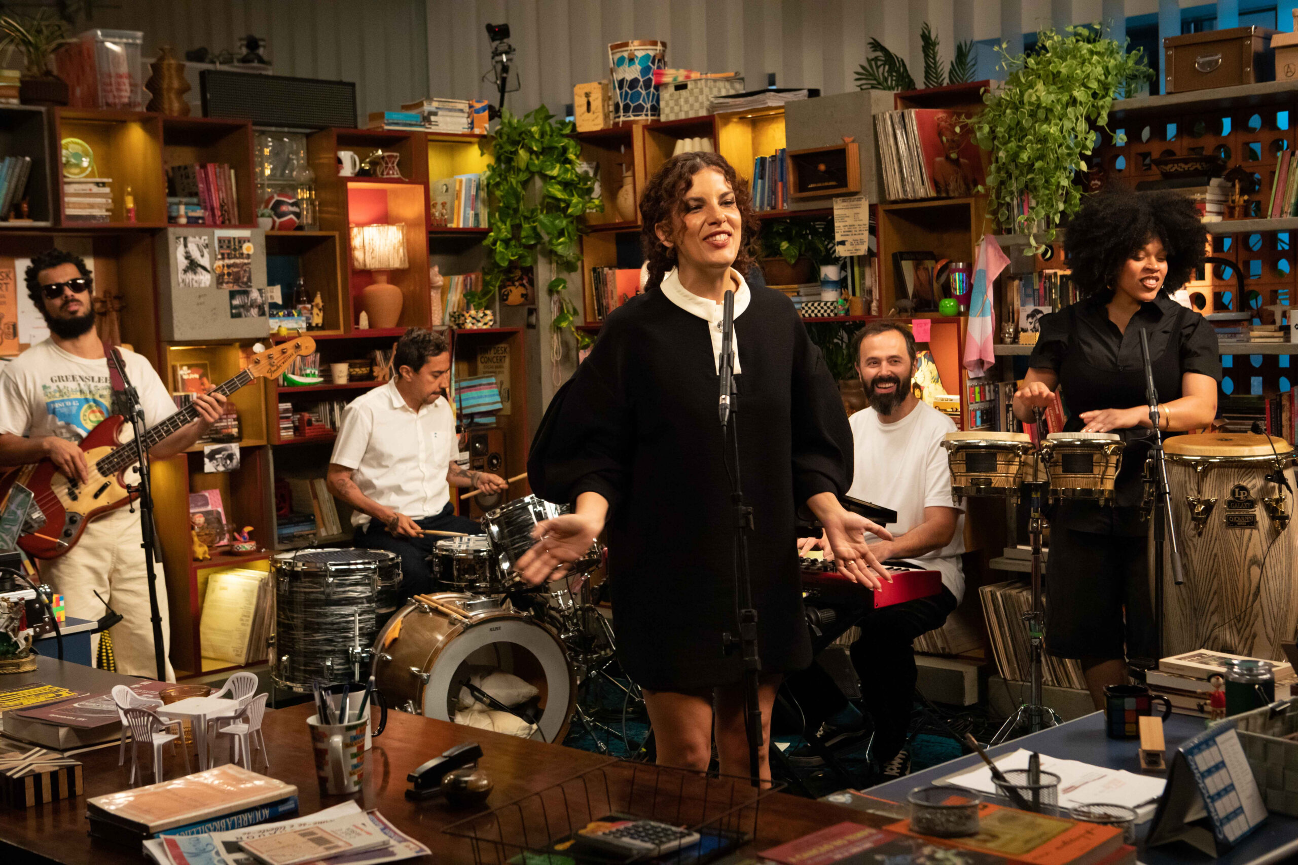 Tiny Desk Brasil celebra 20 anos de carreira de Céu - Live MKT News