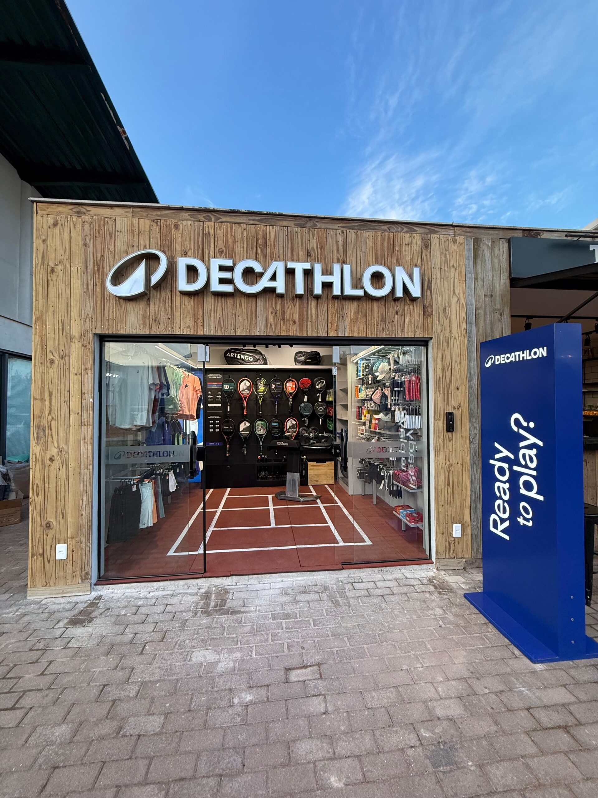 Decathlon inaugura loja inédita de esportes de raquete no Rio - Live ...